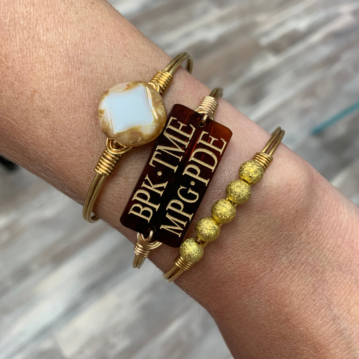 3-4 Multi-Monogram HBB – Initial Decor